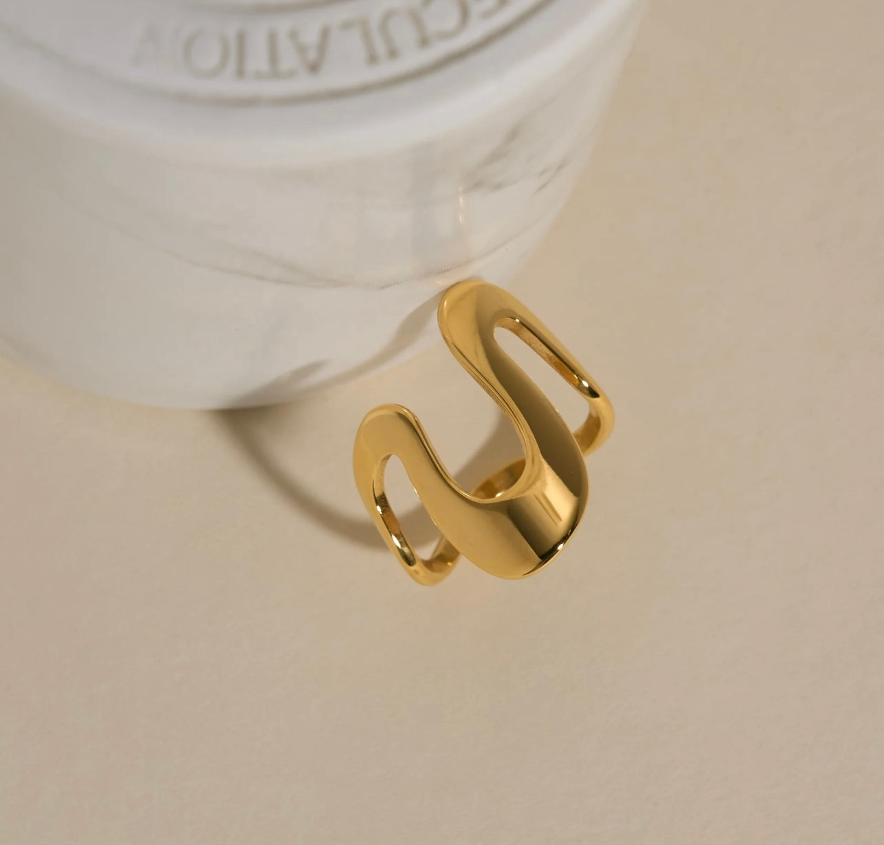 Ysabel Ring- Gold – TheVaieBoutique